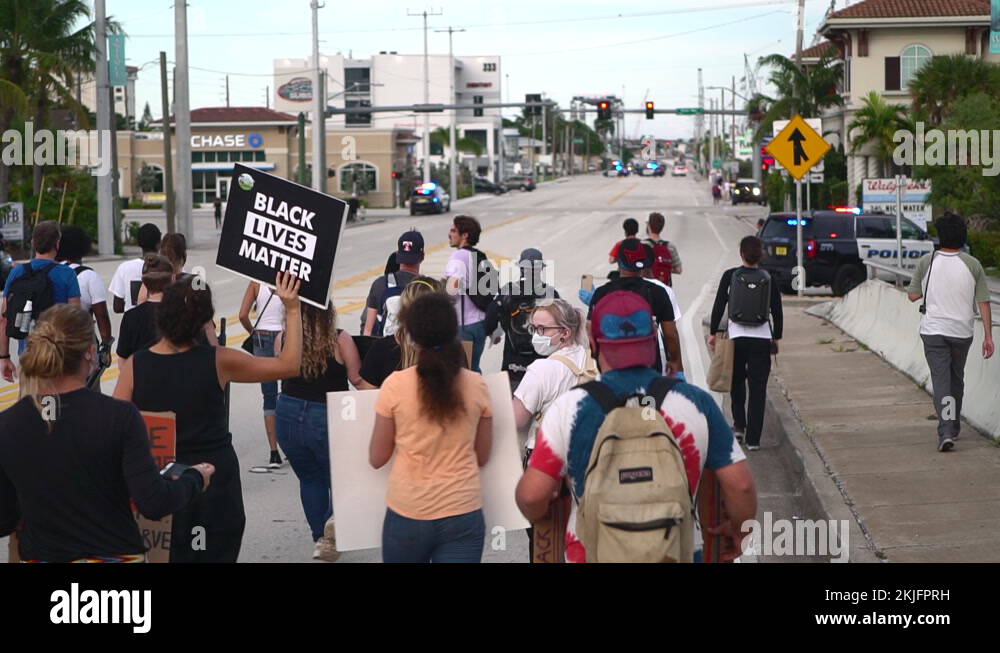 Mixed culture crowd Stock Videos & Footage - HD and 4K Video Clips - Alamy