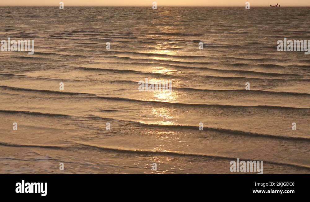 Golden sea waves Stock Videos & Footage - HD and 4K Video Clips - Alamy