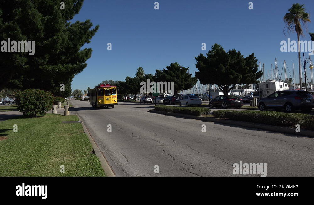St bus Stock Videos & Footage - HD and 4K Video Clips - Alamy