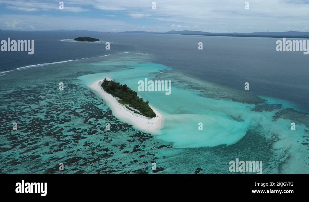 Tropical Paradise of Mavara Island, Bougainville Island Papua New ...