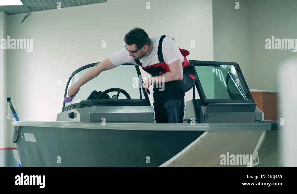 Wiping windows Stock Videos & Footage - HD and 4K Video Clips - Alamy