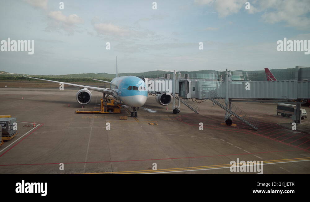 Air bridge Stock Videos & Footage - HD and 4K Video Clips - Alamy