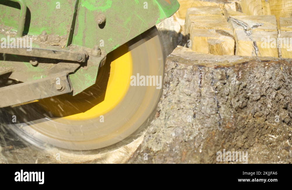 Round saw Stock Videos & Footage - HD and 4K Video Clips - Alamy