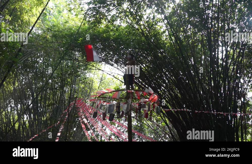 BALAP KARUNG IS TRADITIONAL GAMES FOR CELEBRATE INDONESIA INDEPENDENCE ...