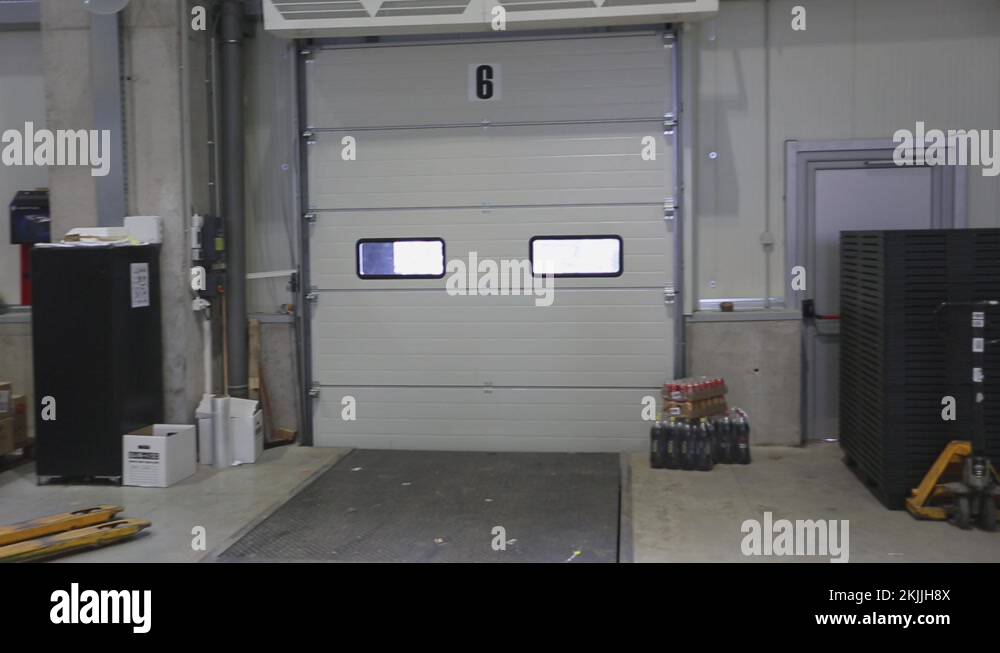 Loading bay doors Stock Videos & Footage - HD and 4K Video Clips - Alamy