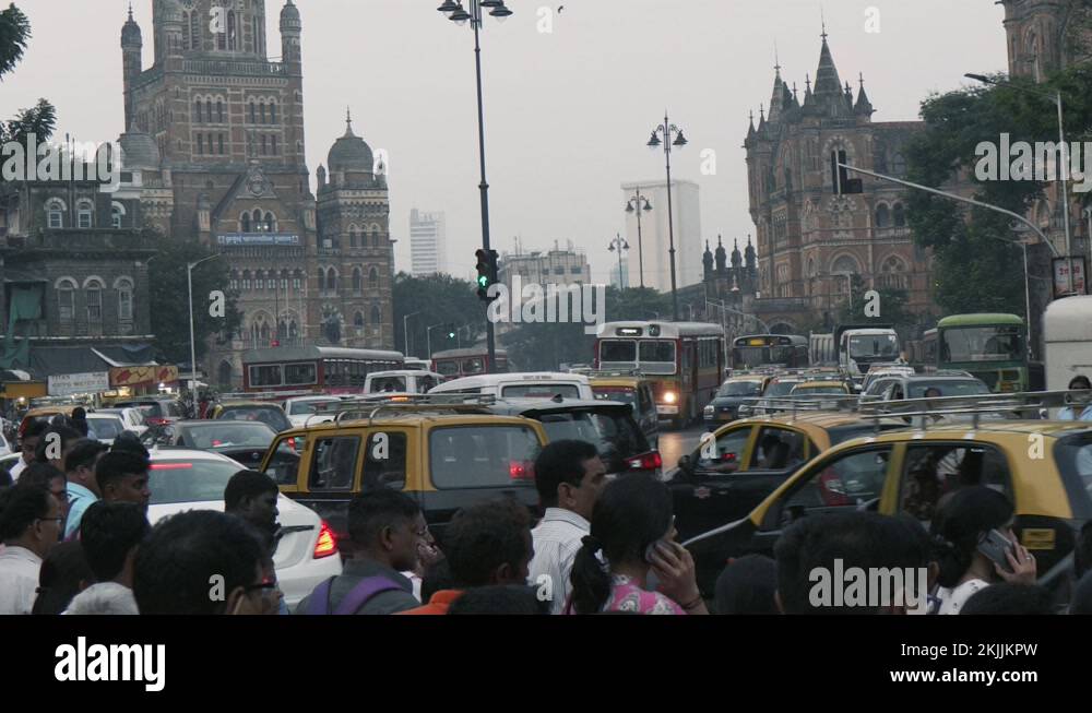 Mumbai people crowd Stock Videos & Footage - HD and 4K Video Clips - Alamy