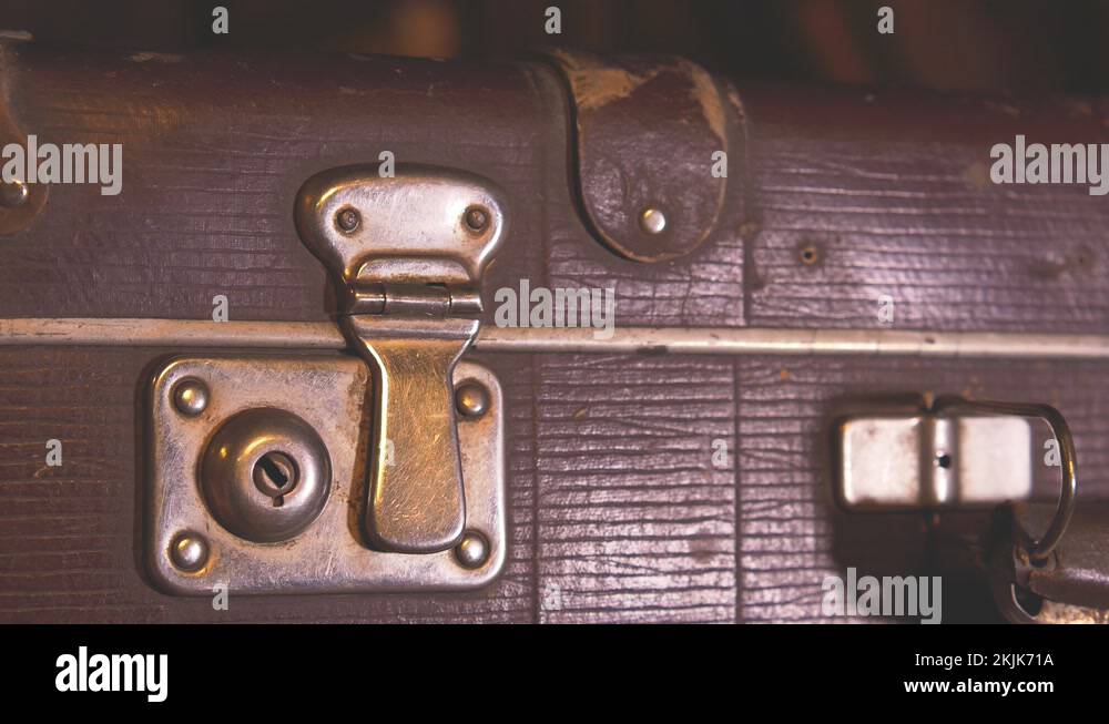 Battered suitcase Stock Videos & Footage - HD and 4K Video Clips - Alamy