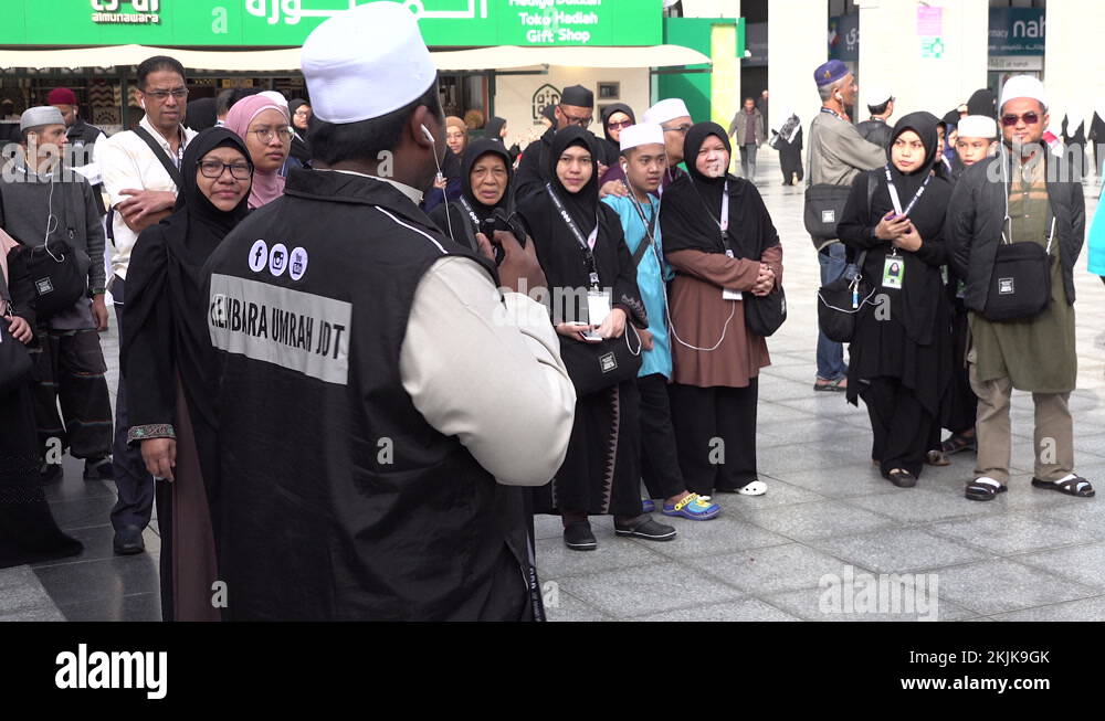 Muslim tour guide Stock Videos & Footage - HD and 4K Video Clips - Alamy
