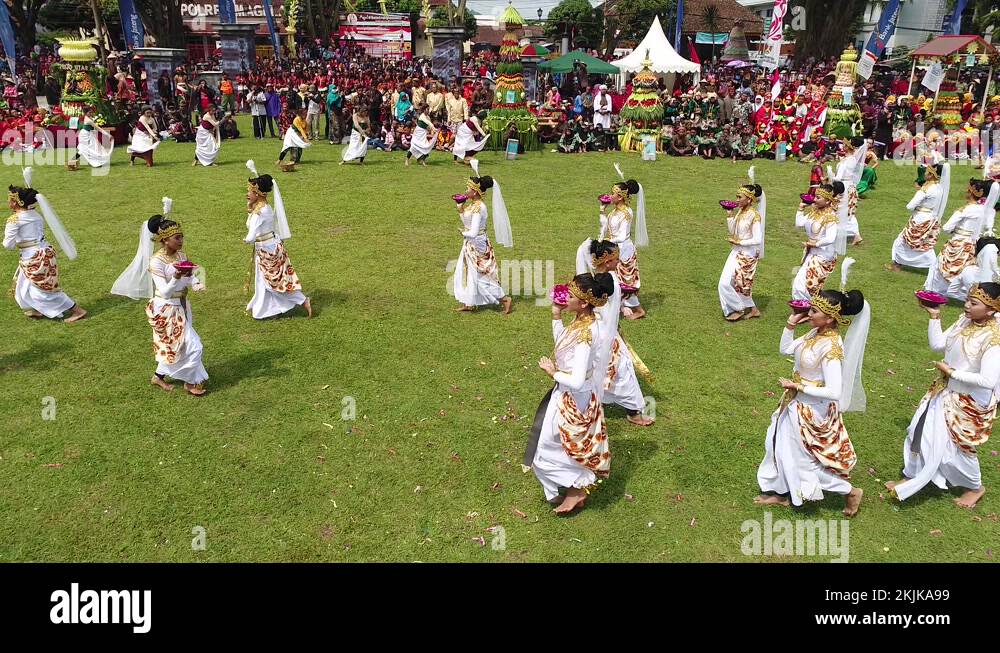 Traditional dances that fill the event at the Magelang cultural arts ...