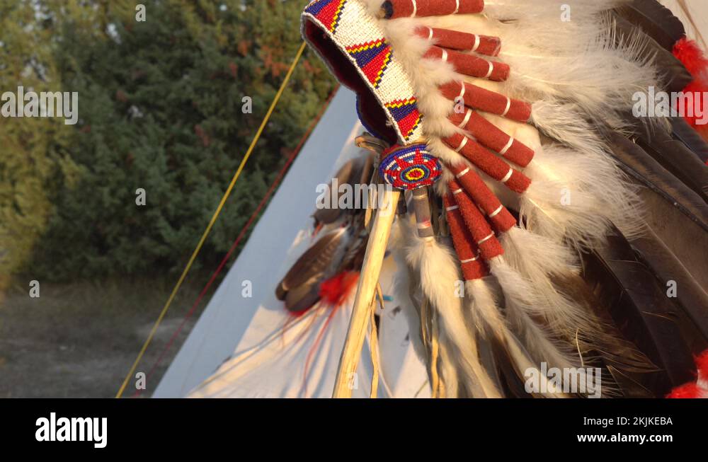 Native headdresses Stock Videos & Footage - HD and 4K Video Clips - Alamy