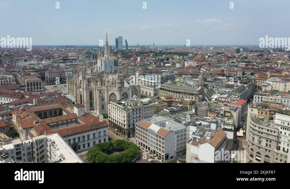 Duomo of milan Stock Videos & Footage - HD and 4K Video Clips - Alamy