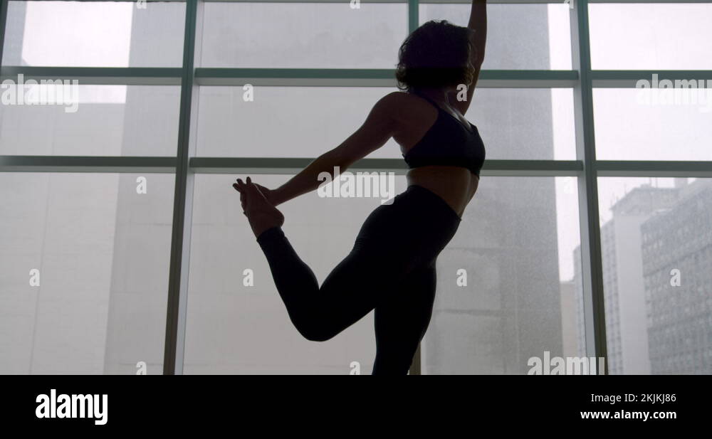 Dramatic pose poses Stock Videos & Footage - HD and 4K Video Clips - Alamy