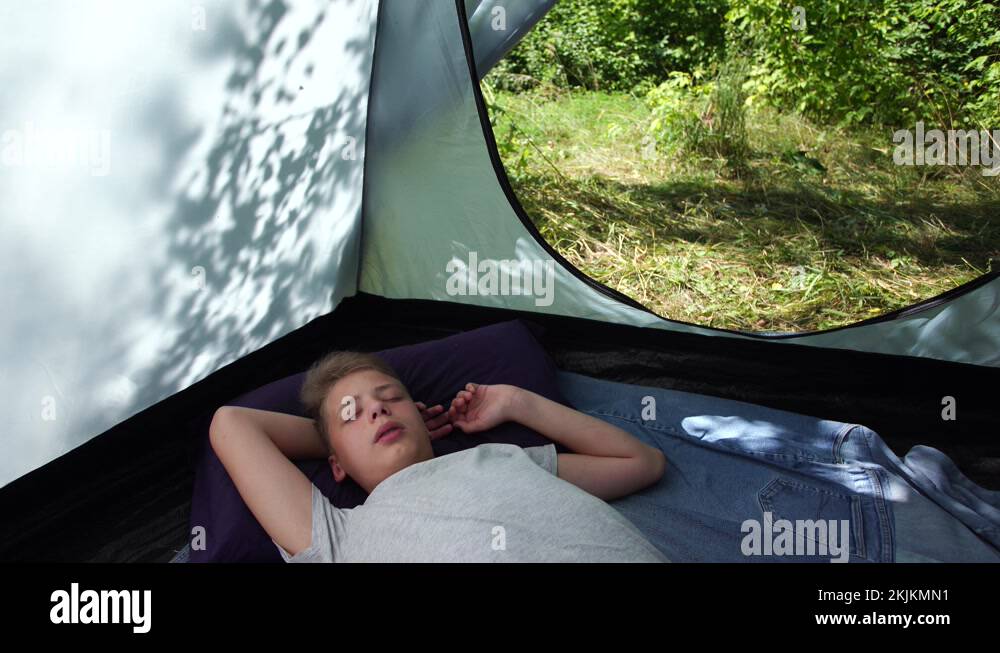 Kid sleepy Stock Videos & Footage - HD and 4K Video Clips - Alamy