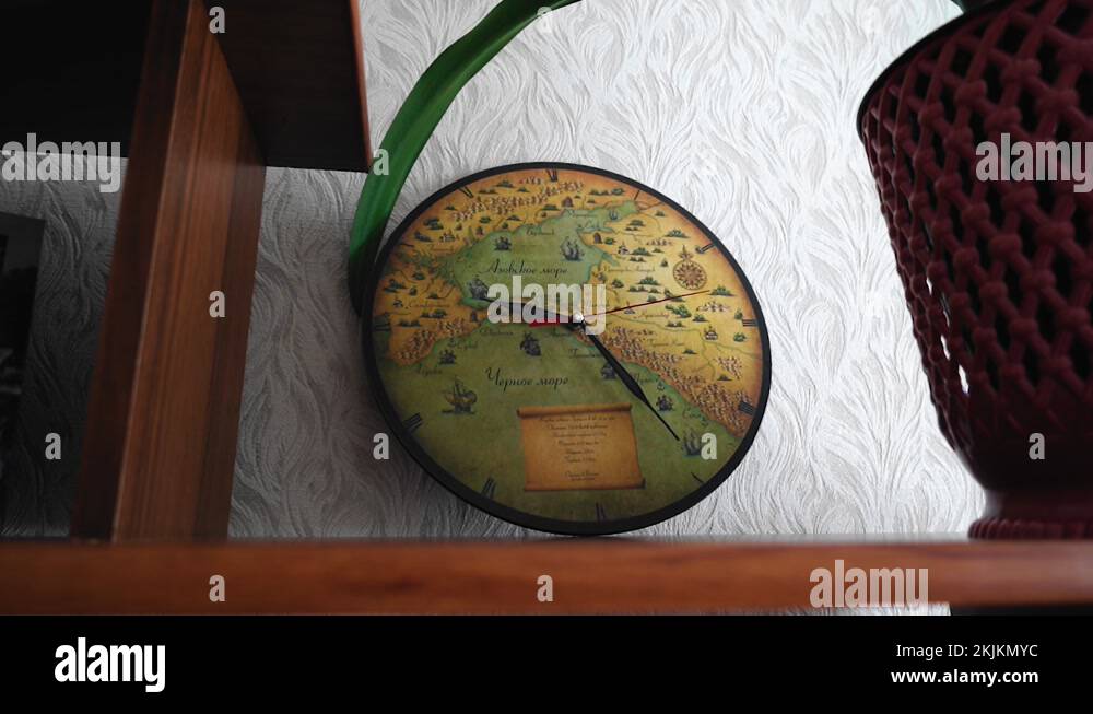 Dial with world map Stock Videos & Footage - HD and 4K Video Clips - Alamy