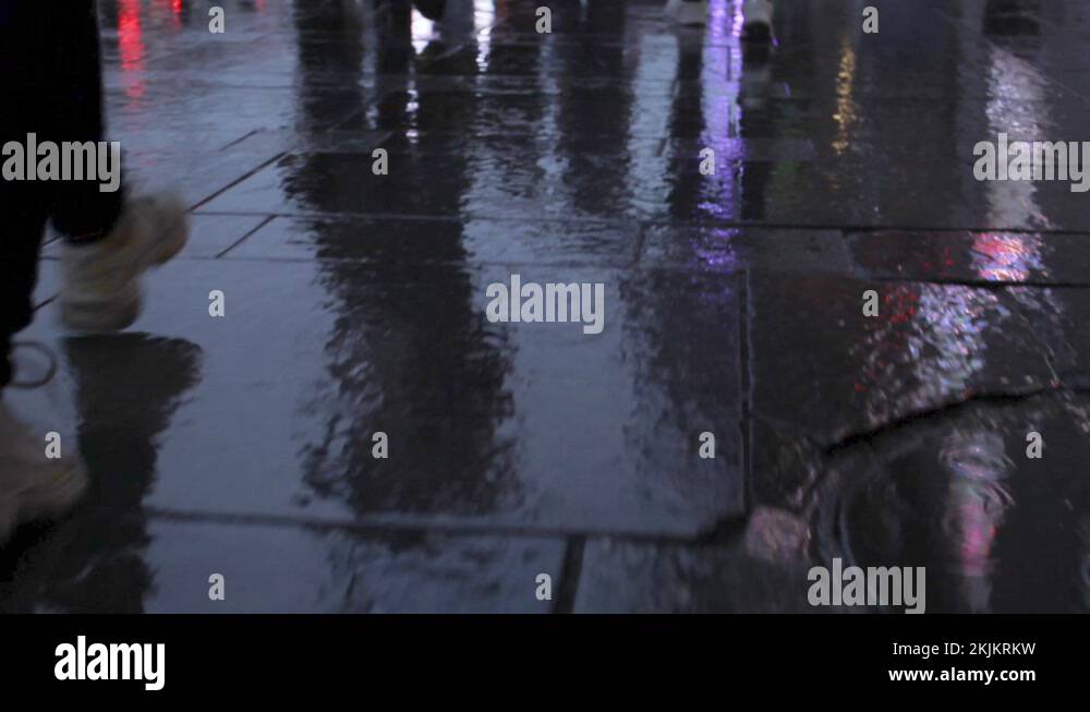 Wet pavement urban Stock Videos & Footage - HD and 4K Video Clips - Alamy