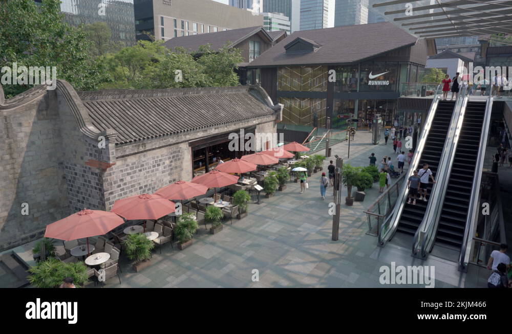 Taikoo Li shopping complex in Chengdu Stock Video Footage - Alamy