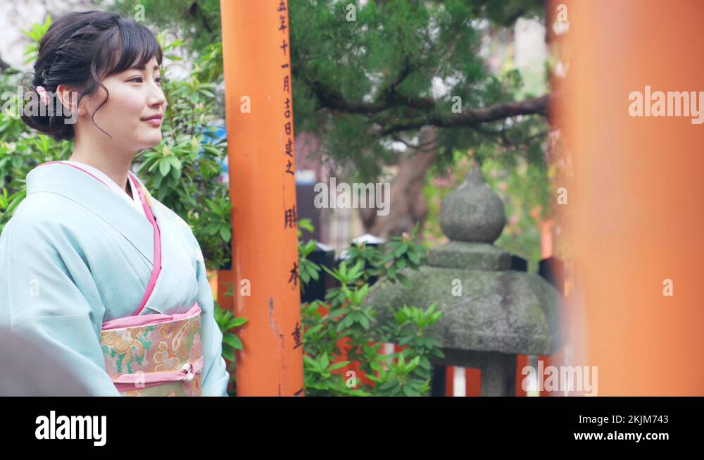 Traditional asian woman in kimono Stock Videos & Footage - HD and 4K ...