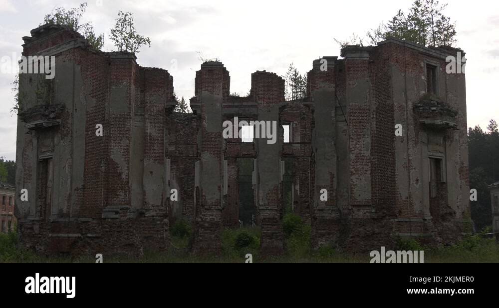 4K video of vintage mansion ruins in Russia Stock Video Footage - Alamy