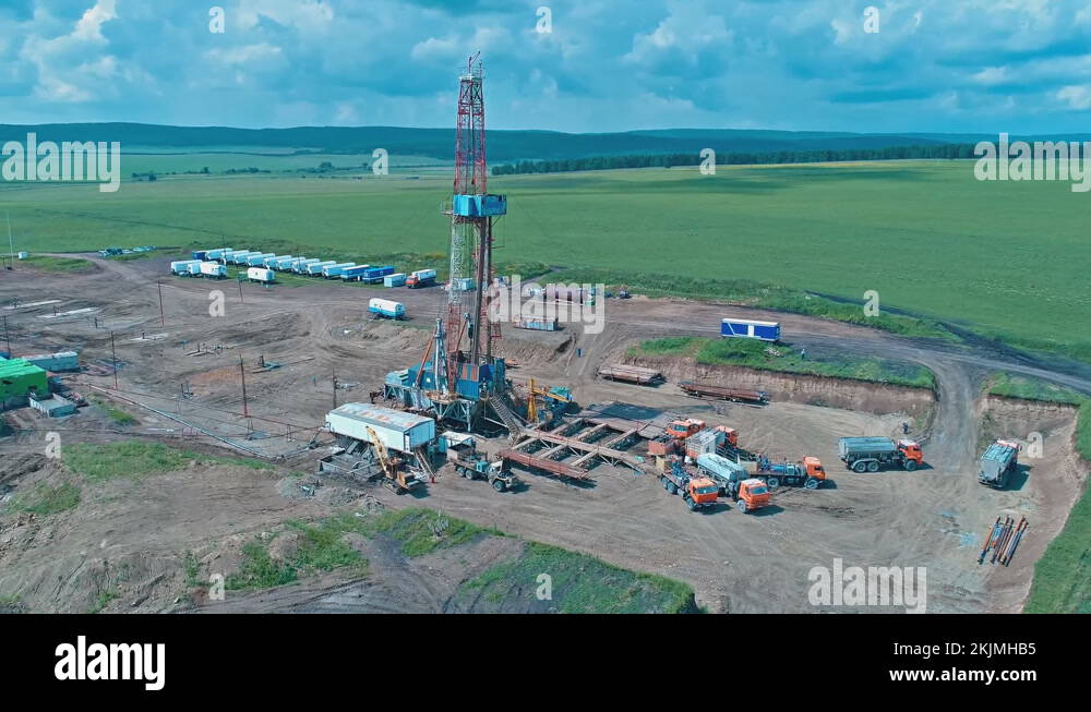 Drilling rig for oil well drilling. Equipment for drilling oil and gas ...