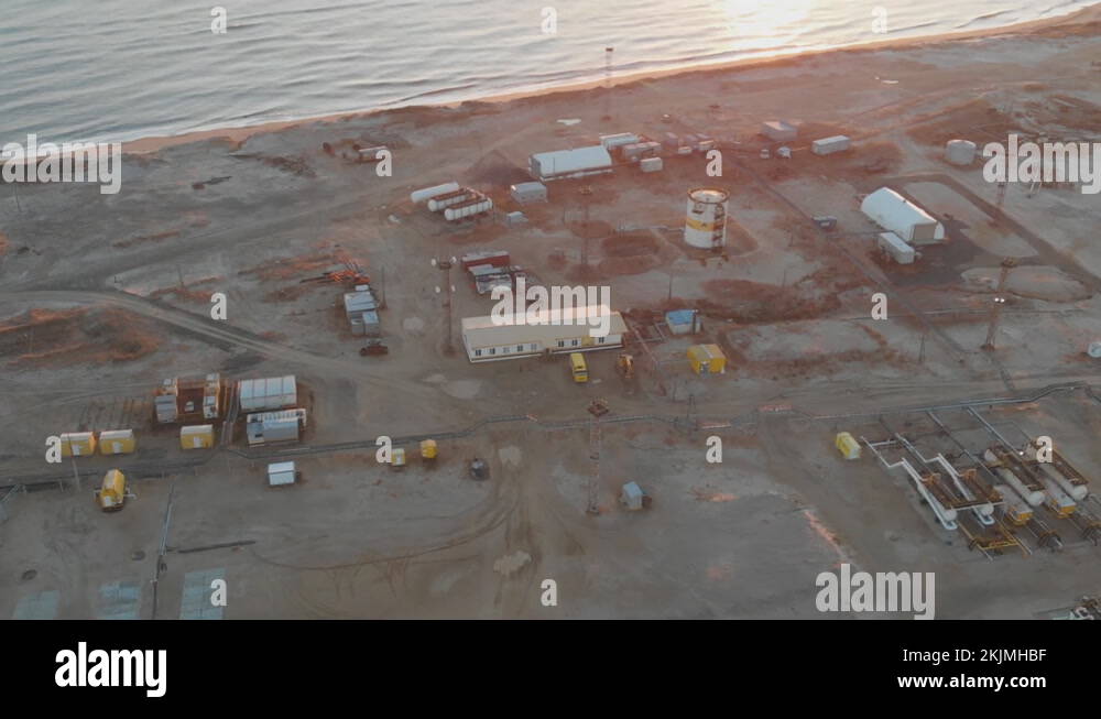 Drilling rig for oil well drilling. Equipment for drilling oil and gas ...