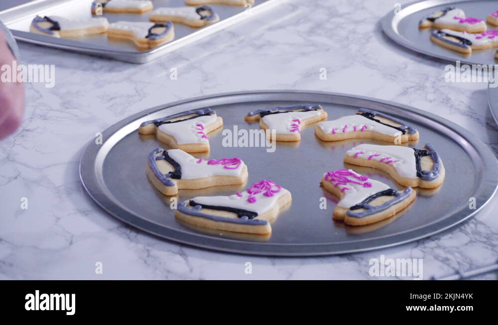 Icing figure Stock Videos & Footage - HD and 4K Video Clips - Alamy