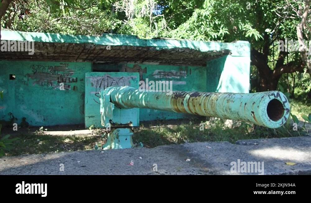 Papua New Guinea Rabaul Submarine Base view point gun from WW2 PNG ...