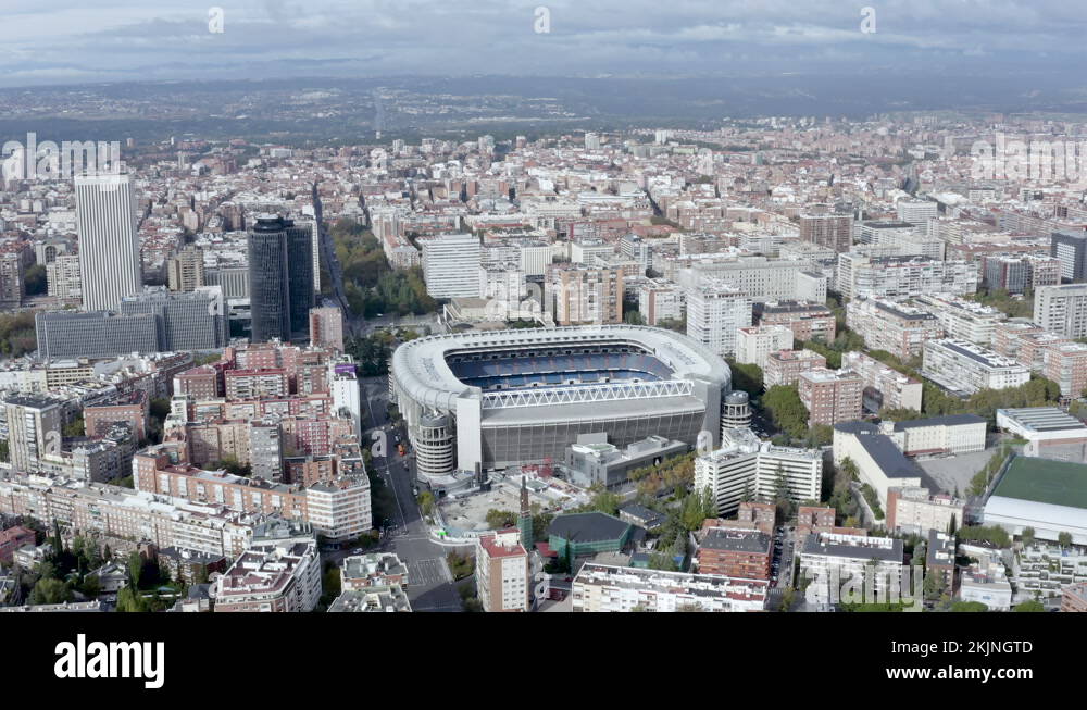 Santiago bernabeu real madrids santiago bernabeu stadium Stock Videos ...