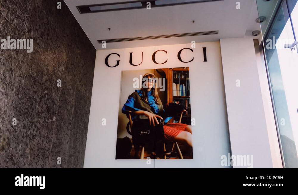 Gucci fashion Stock Videos & Footage - HD and 4K Video Clips - Alamy