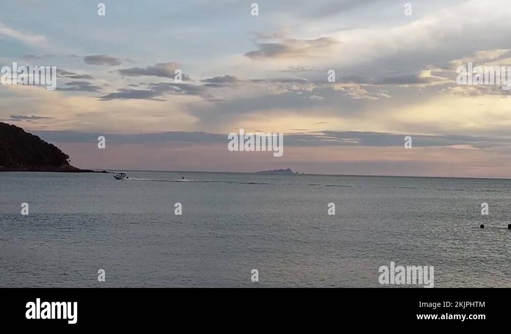 Speedboat beach Stock Videos & Footage - HD and 4K Video Clips - Alamy