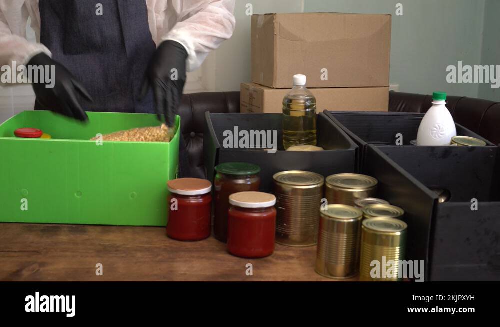 Takeaway and door delivery of goods. Food parcel, Volunteer, donation ...