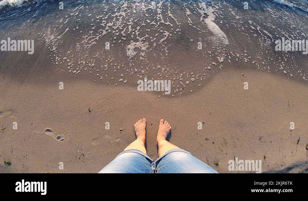 Overlapping waves Stock Videos & Footage - HD and 4K Video Clips - Alamy