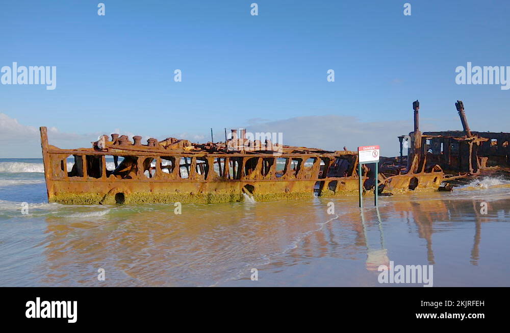 Rusting SS Maheno shipwreck washed ashore of Fraser Island in 1935,QLD ...
