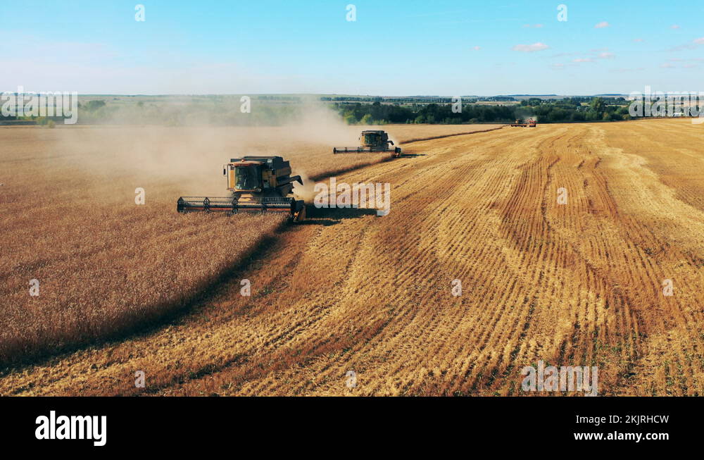 Wheat threshing machines Stock Videos & Footage - HD and 4K Video Clips ...