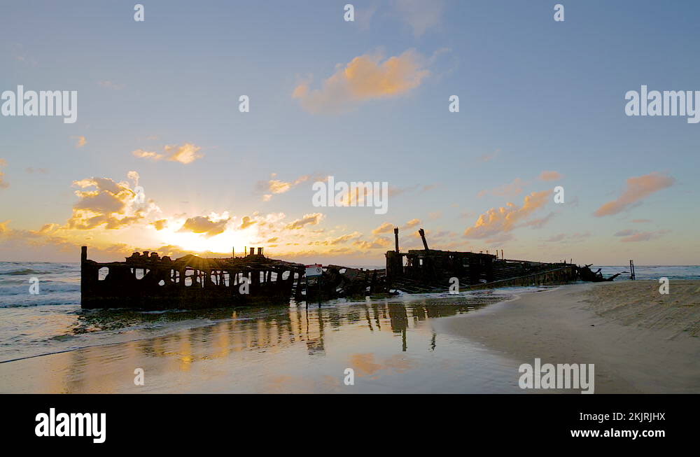 Rusting SS Maheno shipwreck washed ashore of Fraser Island in 1935,QLD ...