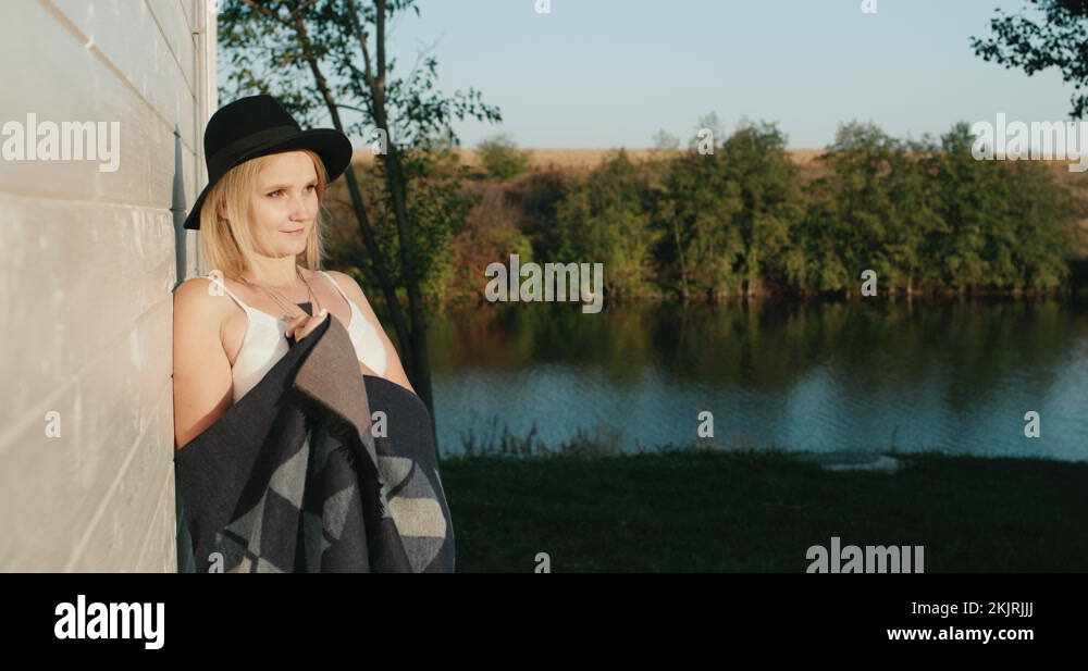 Plaid house Stock Videos & Footage - HD and 4K Video Clips - Alamy