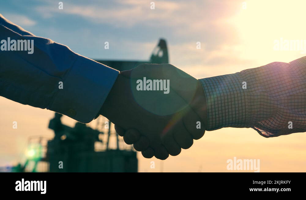 Oilmen Stock Videos & Footage - HD and 4K Video Clips - Alamy