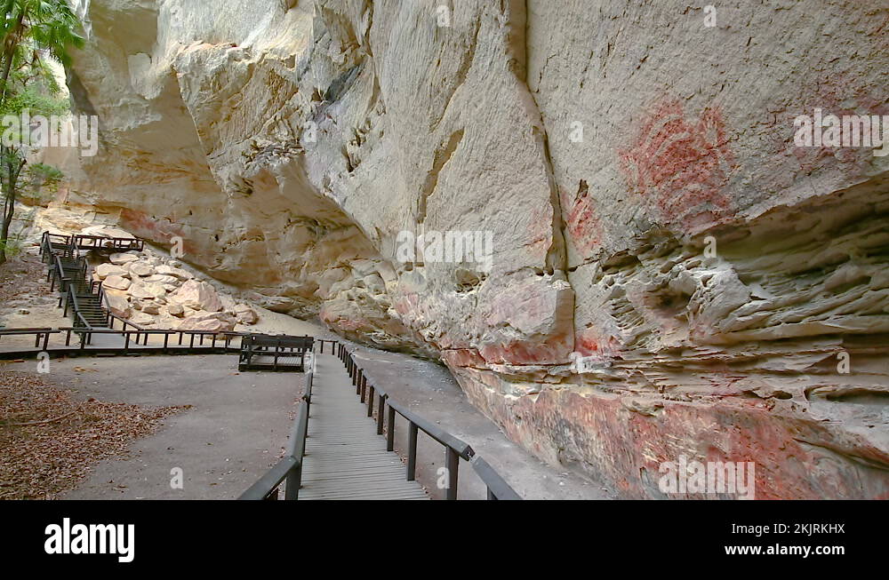 Cathedral Cave at Carnarvon Gorge with Walls that have Indigenous ...