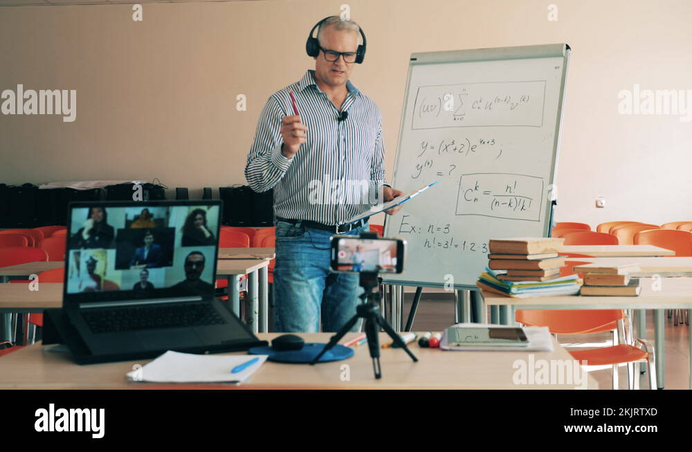 Physics class teacher Stock Videos & Footage - HD and 4K Video Clips ...