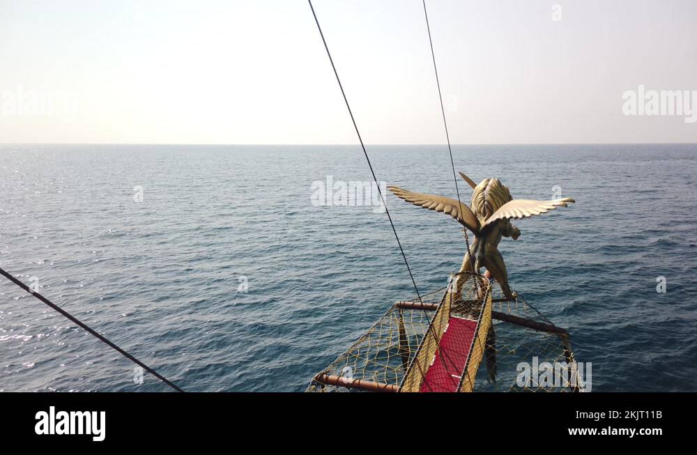 White lion ship Stock Videos & Footage - HD and 4K Video Clips - Alamy