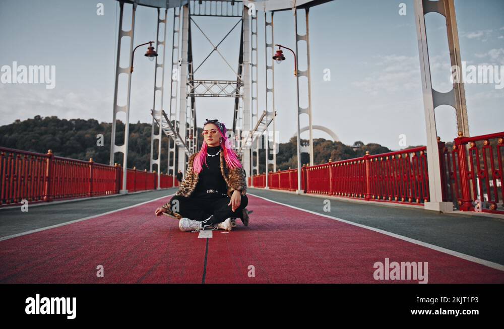 Informal pose Stock Videos & Footage - HD and 4K Video Clips - Alamy