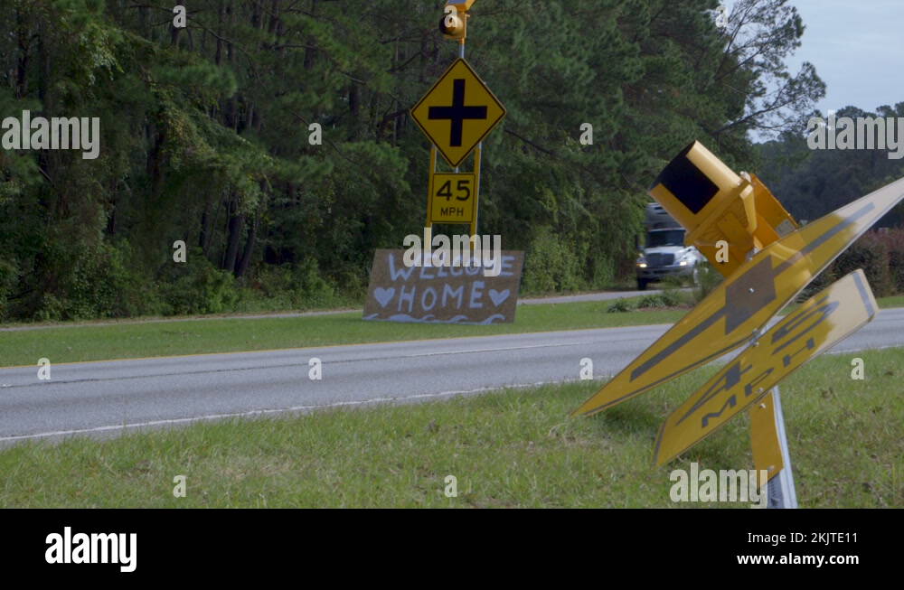 Welcome home sign Stock Videos & Footage - HD and 4K Video Clips - Alamy
