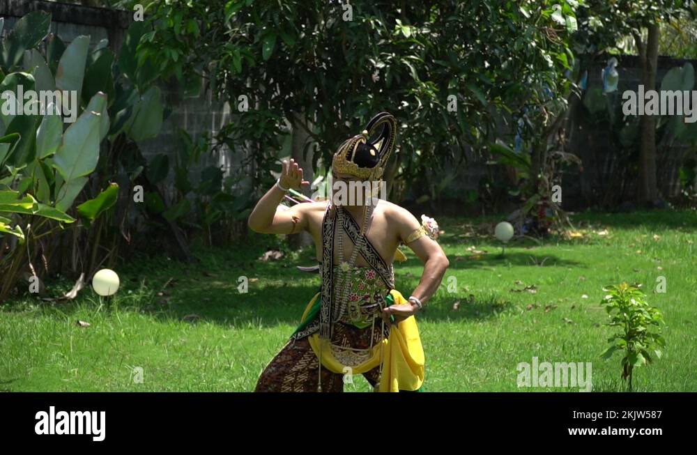 Wayang orang dancer Stock Videos & Footage - HD and 4K Video Clips - Alamy