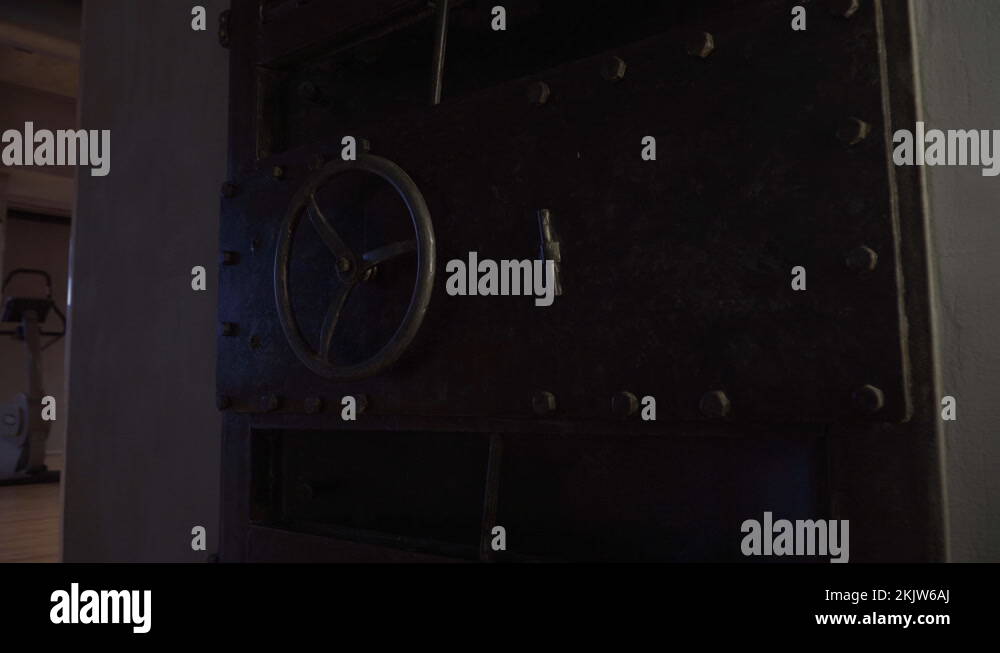 Metal vault Stock Videos & Footage - HD and 4K Video Clips - Alamy