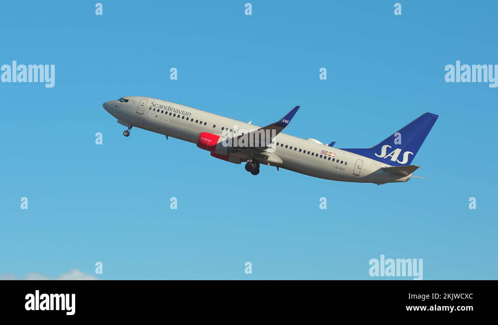 Boeing 737 with winglets Stock Videos & Footage - HD and 4K Video Clips ...