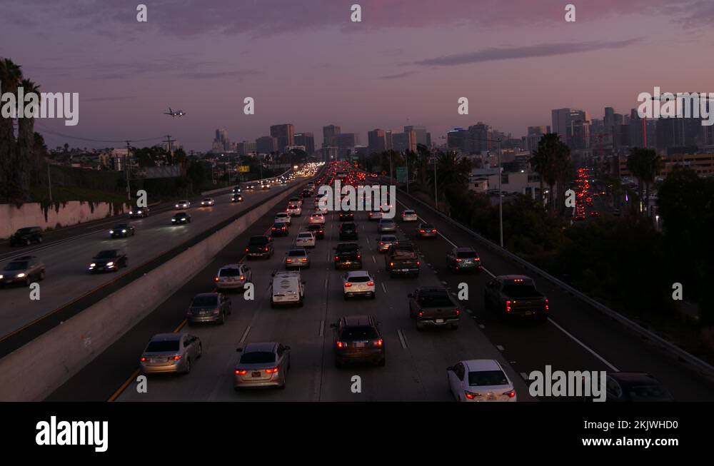 SAN DIEGO, CALIFORNIA USA - 15 JAN 2020: Busy intercity freeway ...