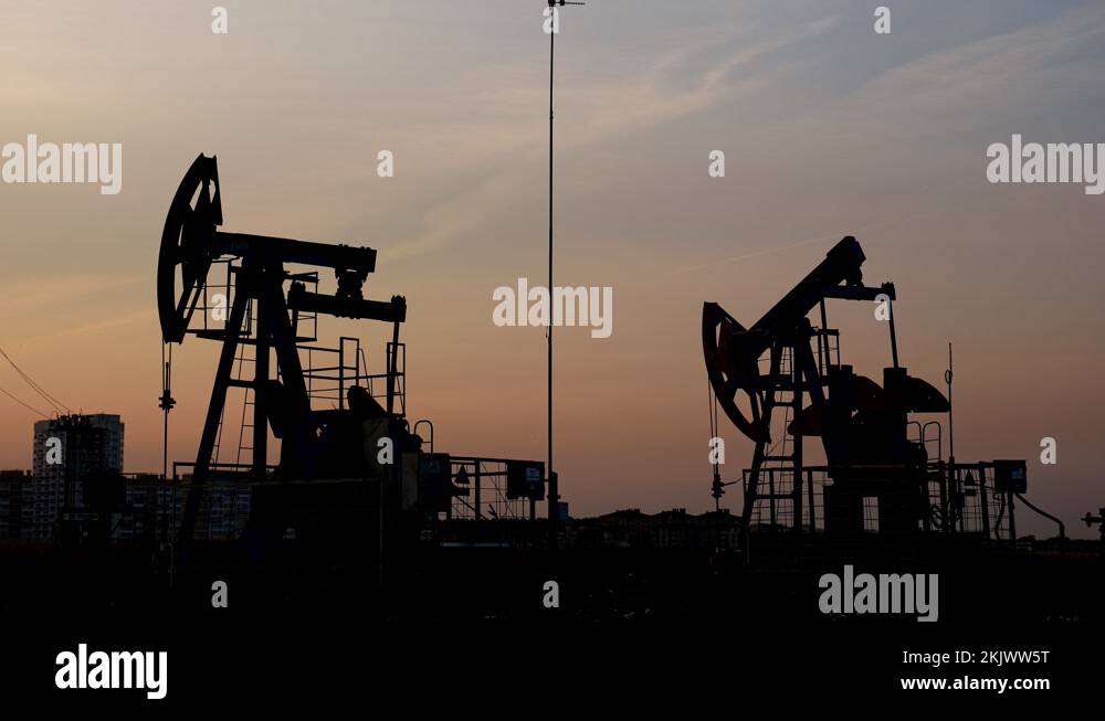 Natural gas drill rig Stock Videos & Footage - HD and 4K Video Clips ...