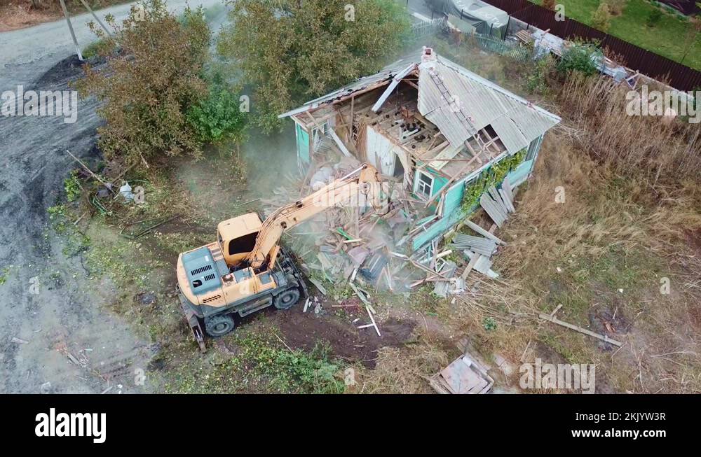 Demolition buildings Stock Videos & Footage - HD and 4K Video Clips - Alamy