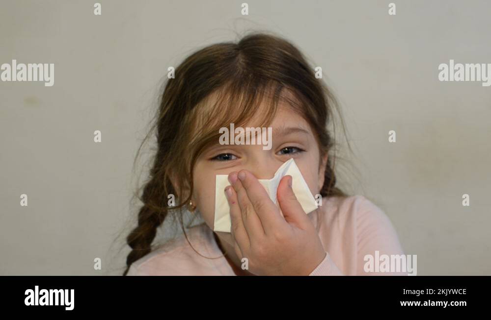 Paperhandkerchief Stock Videos & Footage - HD and 4K Video Clips - Alamy