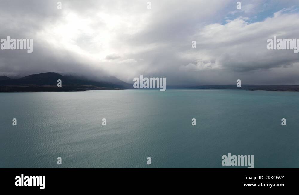 Beautiful scenic panoramic view of Lake Pukaki, South Island, New ...