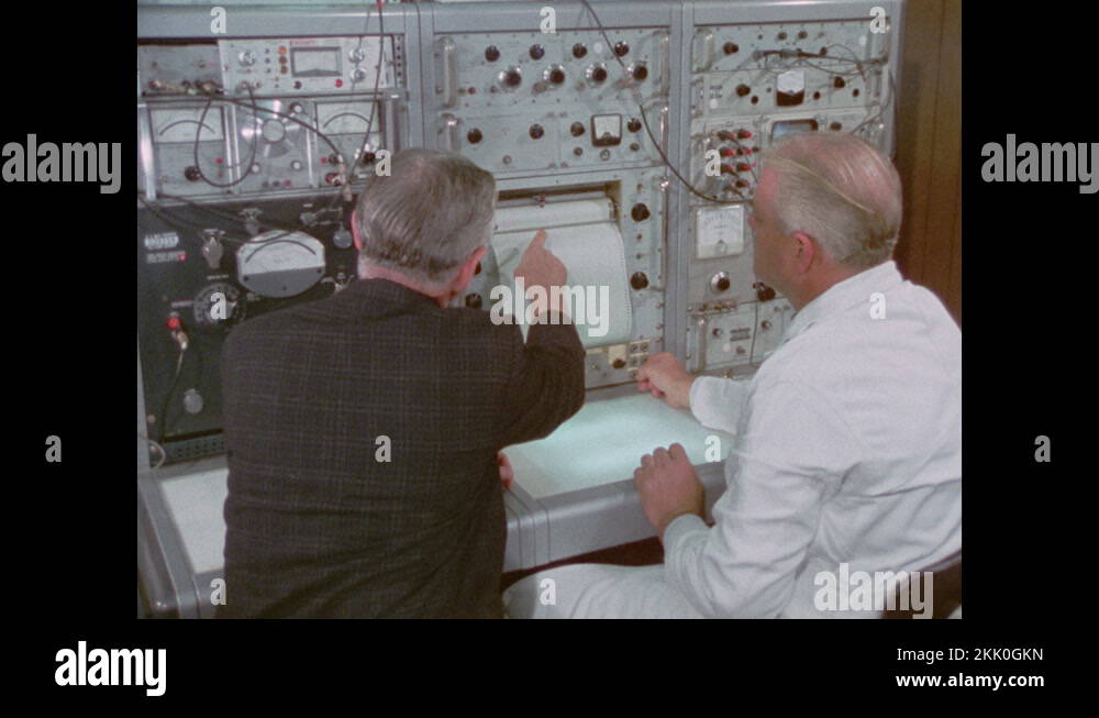 Men graph Stock Videos & Footage - HD and 4K Video Clips - Alamy
